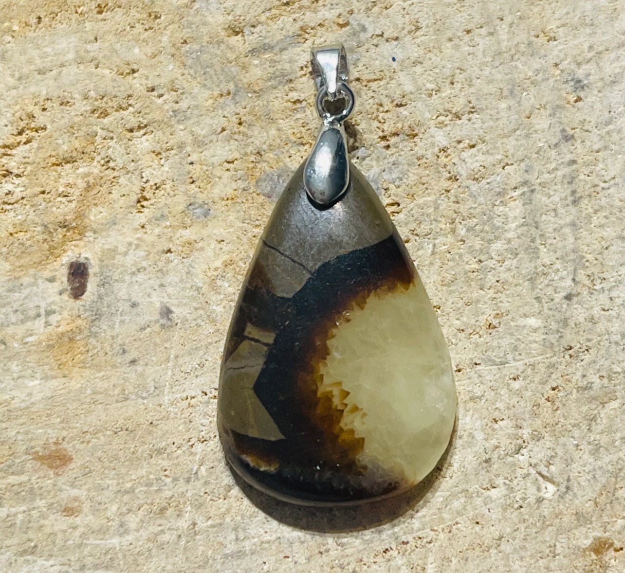 La Septaria : Pierre Naturelle aux Propriétés Fascinantes – Les bijoux ...
