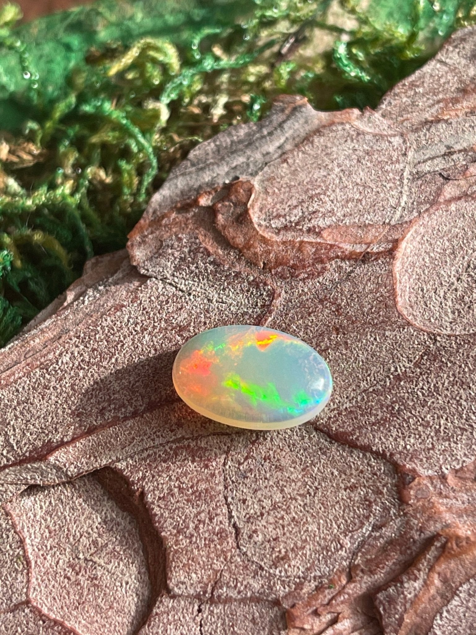 L’opale, une pierre naturelle fascinante ! – Les bijoux de Théa